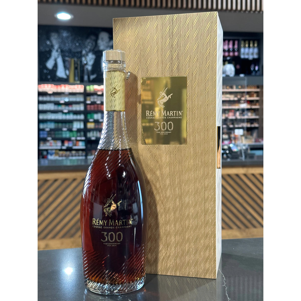 REMY MARTIN | COUPE | 300 YEAR ANNIVERSARY – Liquor Lineup